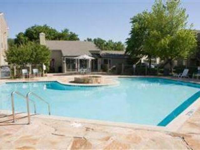 $695 / 2br 853ft² Great Staff, Great Apartments! Come See Us Today