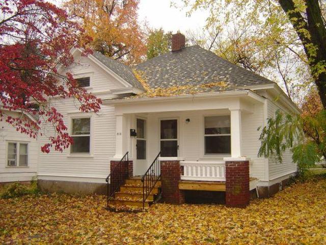 $695 / 2br 816 E. Normal Springfield