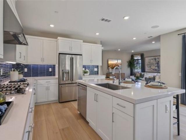 695 Guy Turner Dr, Camarillo, CA 93010