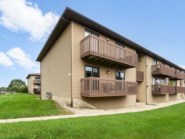 695 Dean Dr Apt G, South Elgin, IL 60177