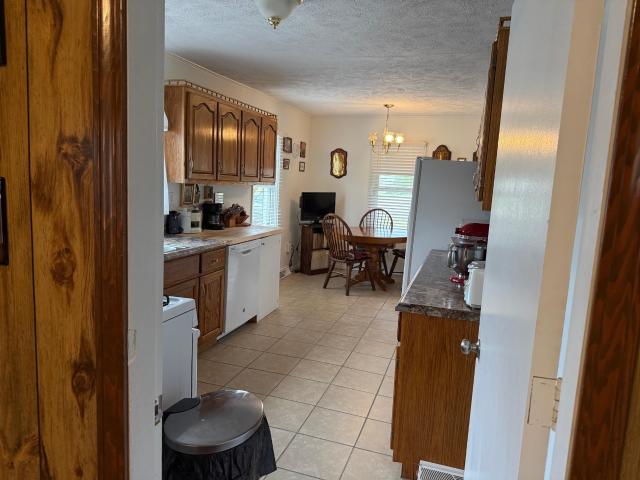 695 E Main St, Savannah, TN 38372 | MLS #3164 | Compass