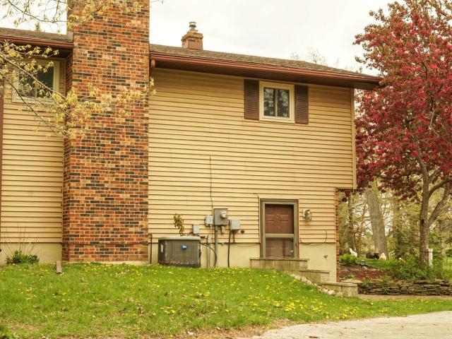 695 Knodt Road