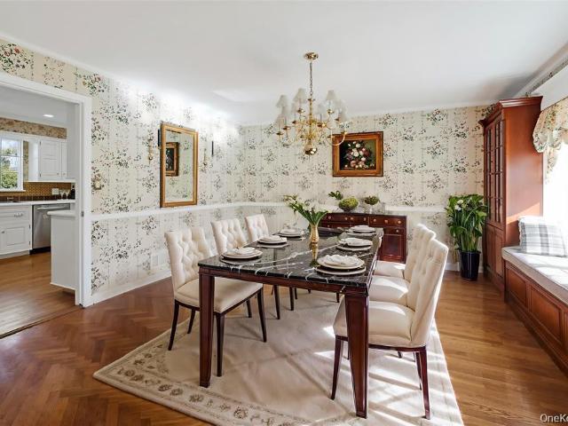 695 Hunt Ln, Manhasset, NY 11030 | MLS #949496