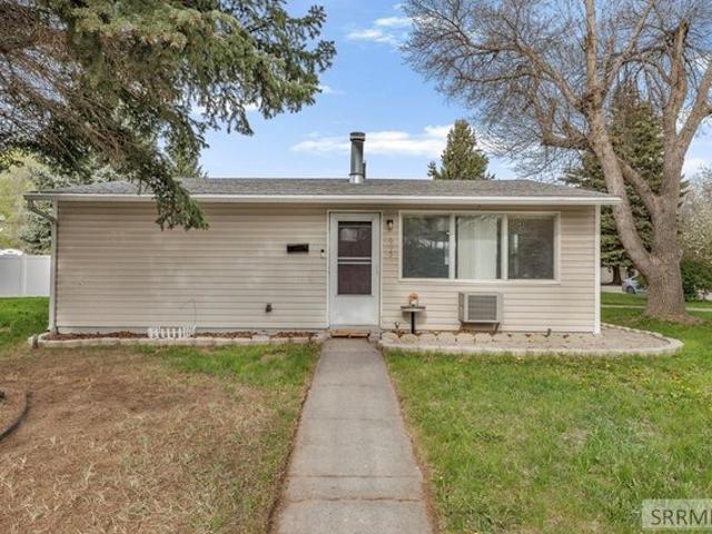 695 James Pl, Idaho Falls, ID 83401