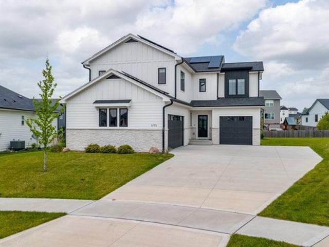 695 Morning Star Ct, Waukee, IA 50263