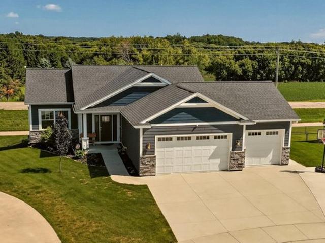 695 Marcus Pl NE, Byron, MN 55920