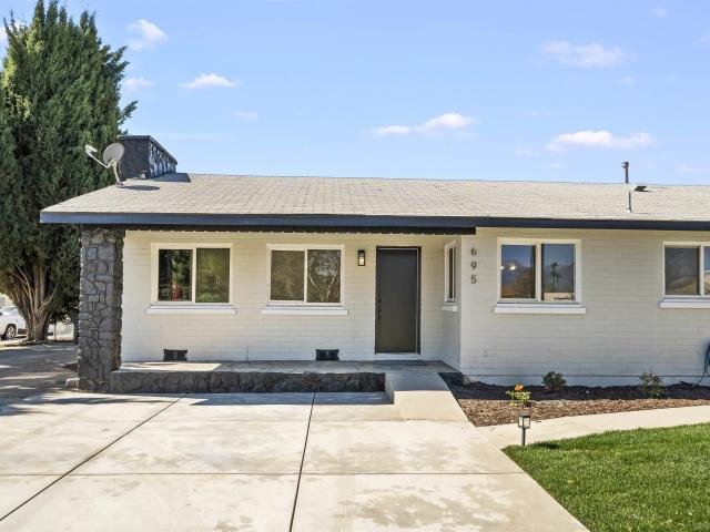695 S Santa Fe St, Hemet, CA 92543 | MLS #260004
