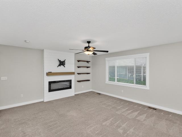 695 SE Mesa Drive