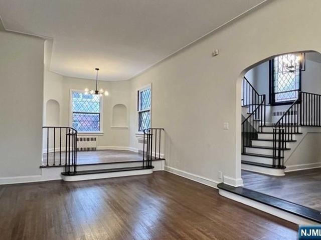 695 Palisade Avenue