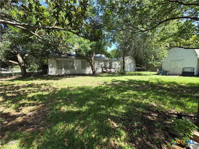 695 W Klingemann Street