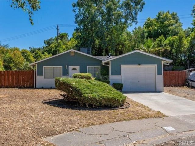 695 Walton Dr, Red Bluff, CA 96080