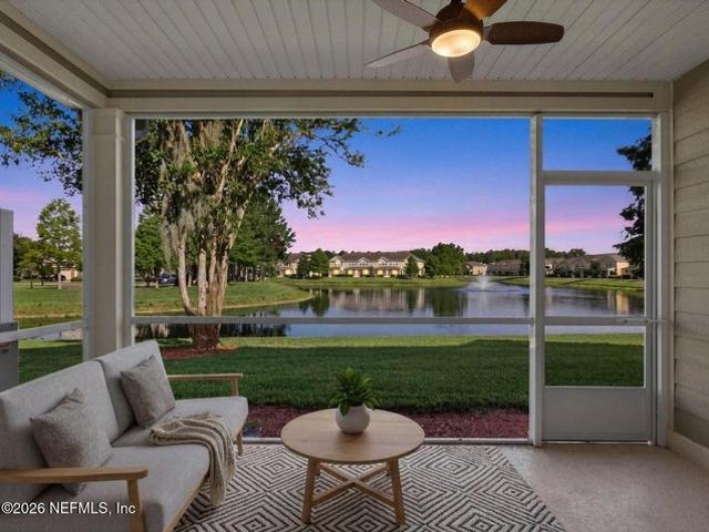 6966 Roundleaf Dr, Jacksonville, FL 32258