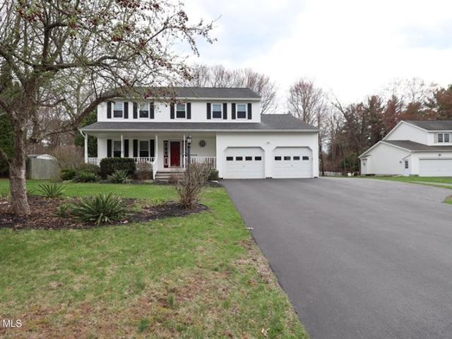 6967 Suzanne Ct, Guilderland, NY 12303