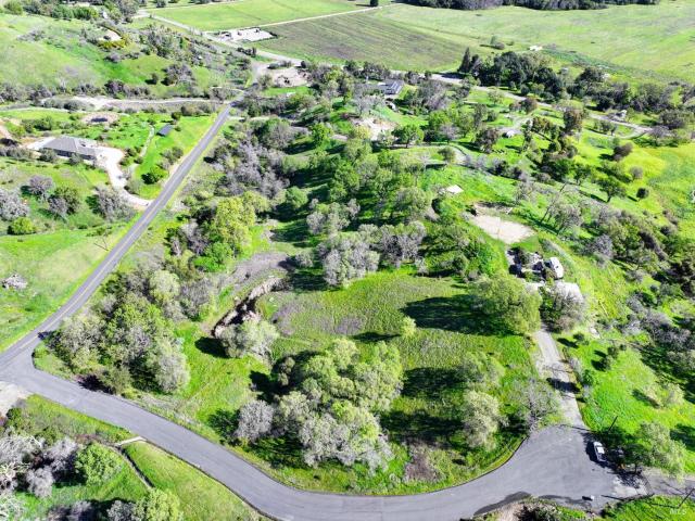 6969 Oak Tree Trail, Vacaville, CA 95688 | MLS #326017 | Compass