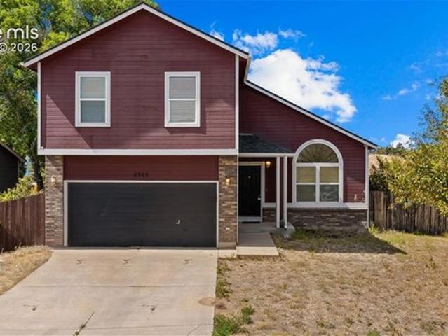 6960 Fountain Ridge Cir, Fountain, CO 80817