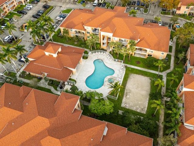 6960 SW 39th St Apt E205, Davie, FL 33314