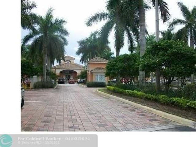 6960 SW 39th St #E101, Davie, FL 33314