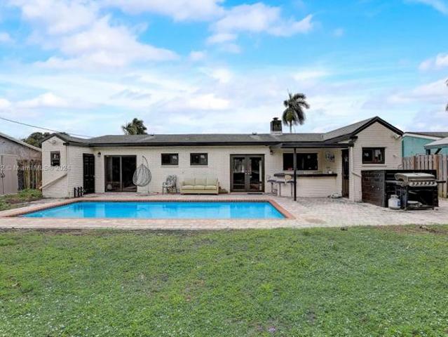 6961 Scott St, Hollywood, FL 33024