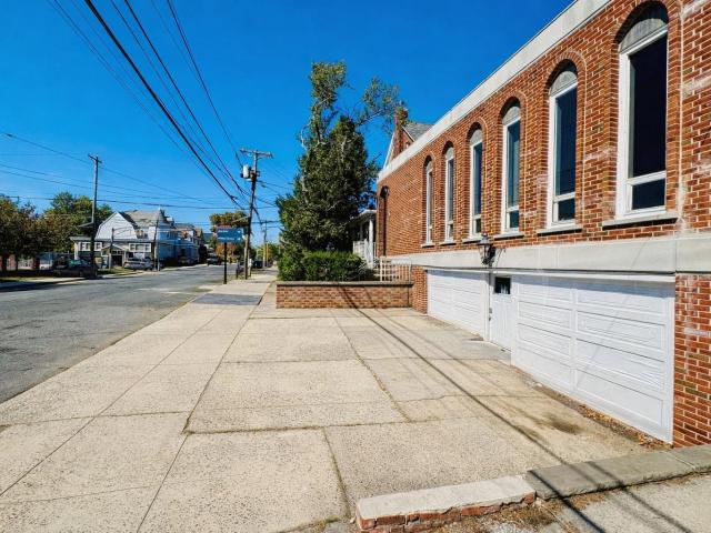 696 Avenue C