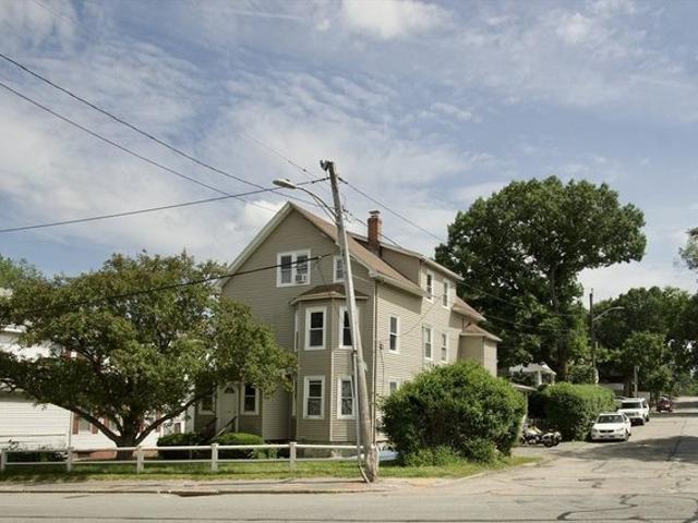 696 Grafton St, Worcester, MA 01604