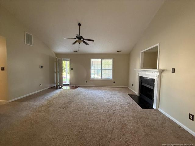 696 Fairfield Circle