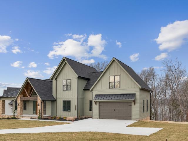 696 Fanning Bend Dr
