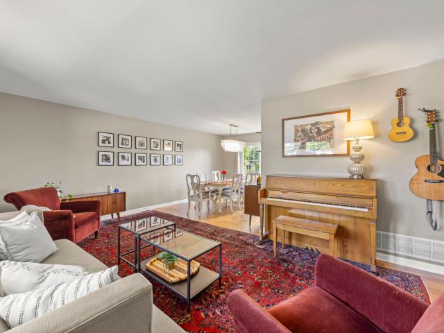 696 Farnham Lane