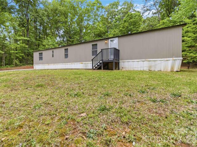 696 Kenwood Lane