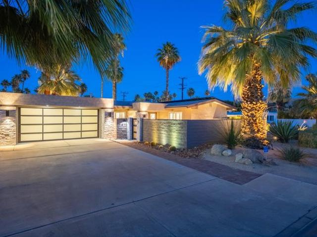 696 S Warm Sands Dr, Palm Springs, CA 92264