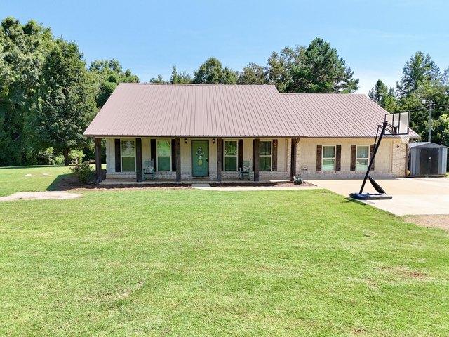 696 Sehon Cir, Pontotoc, MS 38863