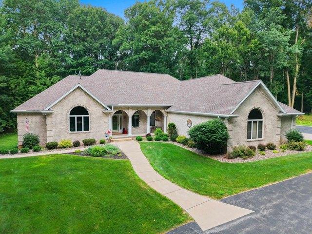 696 Springbrook Dr, Hobart, WI 54155
