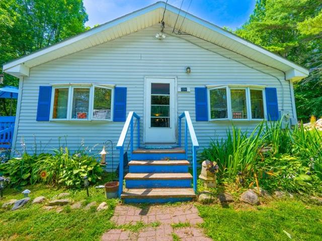 696 Plains Rd, Mount Vernon, ME 04350