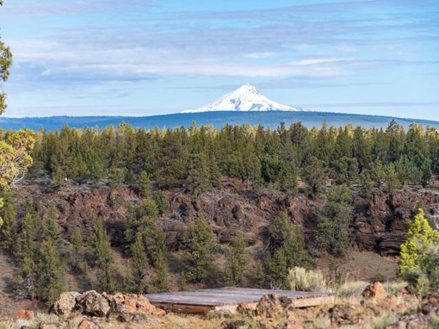 69740 McKenzie Canyon Rd, Sisters, OR 97759