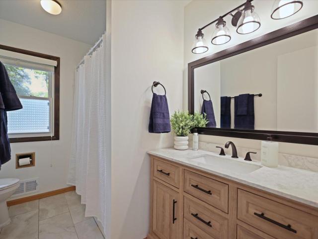 6975 Upper 164th Street W