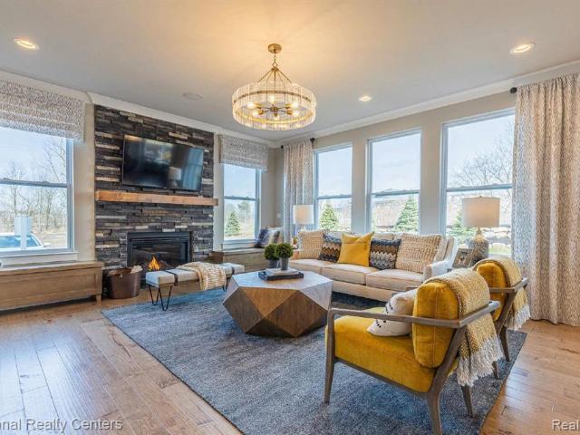 6978 Colony Drive