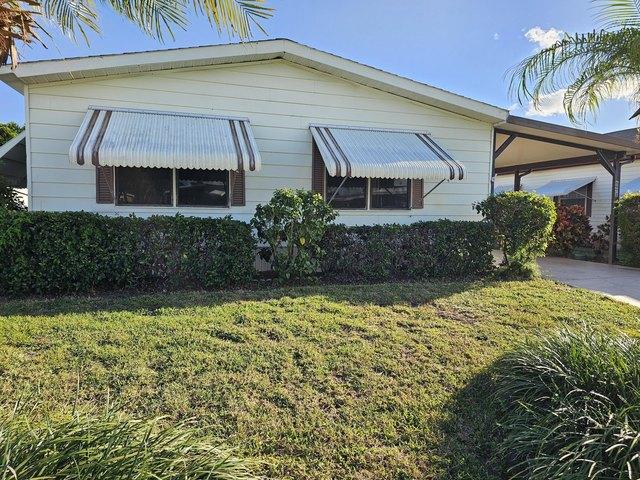 6978 SE Delegate St, Hobe Sound, FL 33455