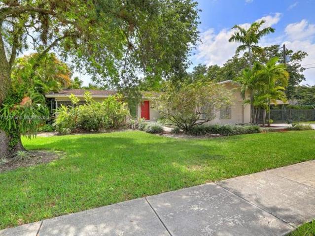 6970 Sunset Dr, Miami, FL 33143