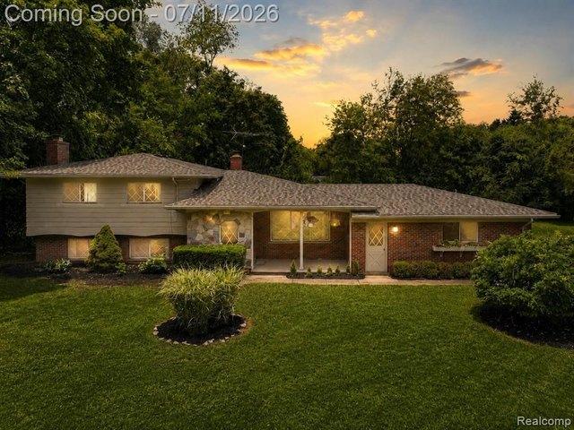 6970 Wing Lake Rd, Bloomfield Hills, MI 48301