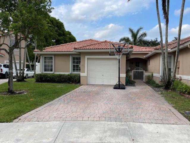 697 129th Way NW, Pembroke Pines, FL 33028