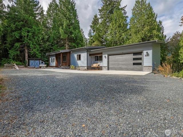 697 Axelson Rd, Bellingham, WA 98229