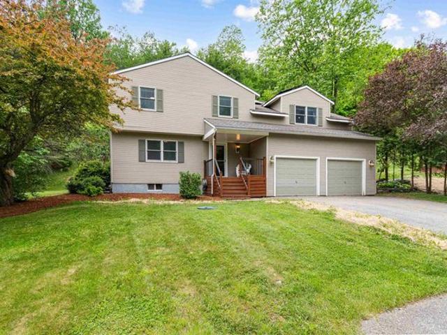 697 E Hill Rd, Richmond, VT 05477