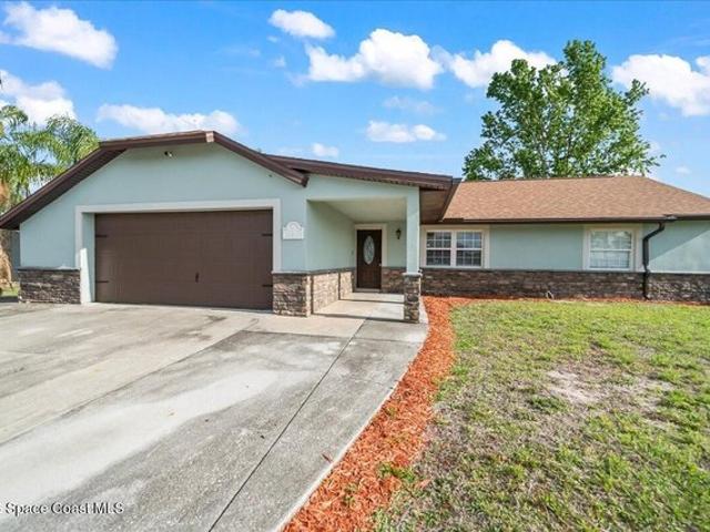 697 Hamm St NW, Palm Bay, FL 32907