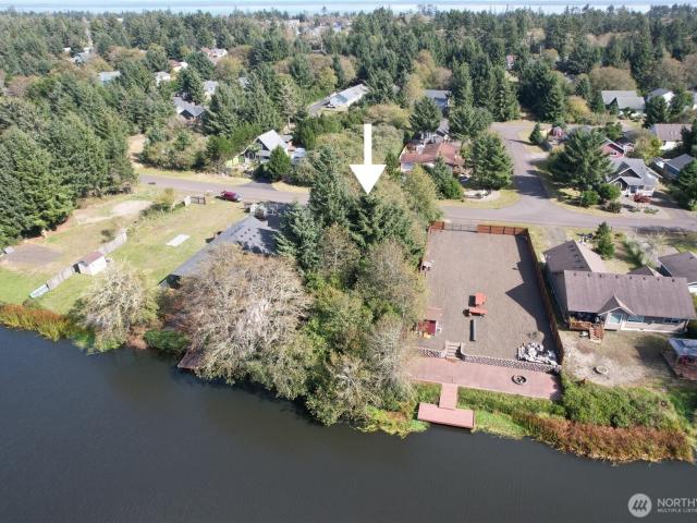 697 Island Cir SE, Ocean Shores, WA 98569 | MLS #2441