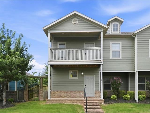 697 N Wordsworth Ln, Fayetteville, AR 72704