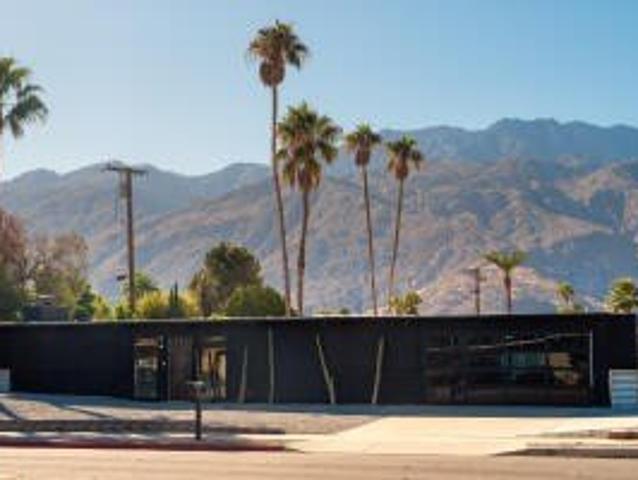 697 N Farrell Dr, Palm Springs, CA 92262