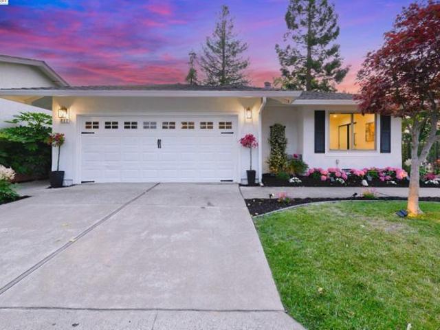 697 Paradise Valley Ct, Danville, CA 94526