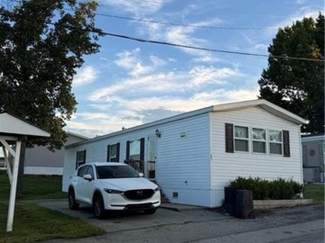 697 Regent Dr, Washington, PA 15301