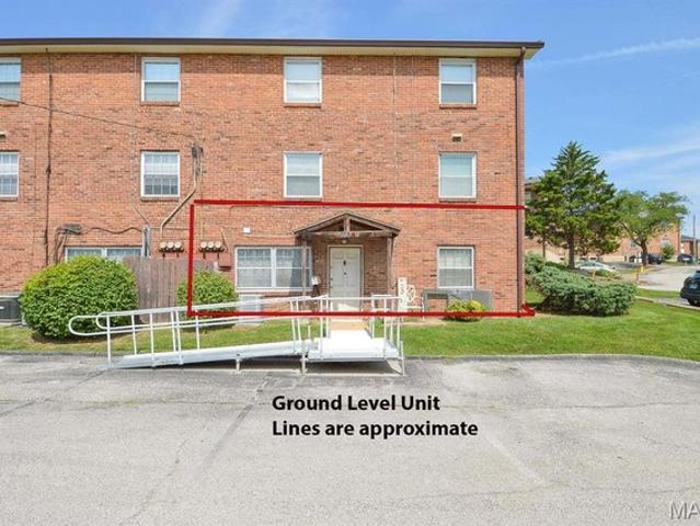 6984 Colonial Woods Dr Unit 50, Saint Louis, MO 63129