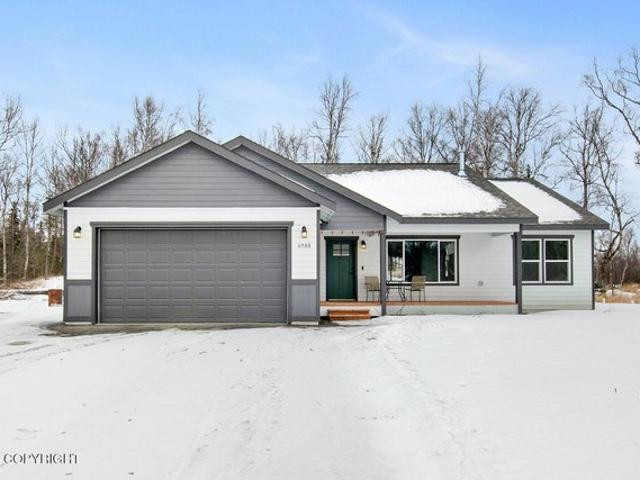 6988 E Lone Wolf Ct, Wasilla, AK 99654