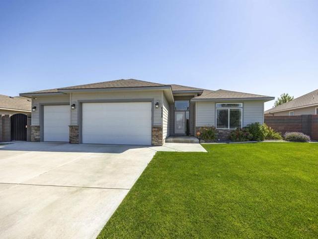 6988 W 31st Ave, Kennewick, WA 99338